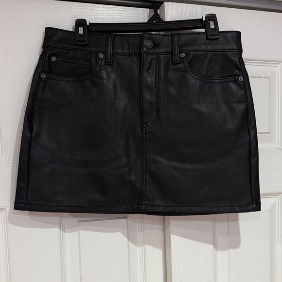 American Eagle Black Skirt